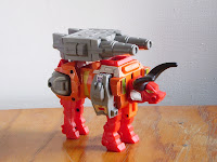 Suta, el blog: Predaking. Welcome to the Transformers 2010. Review