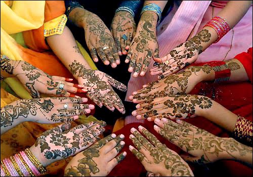 Asma Rehan: Tempting Henna or Hinna designs