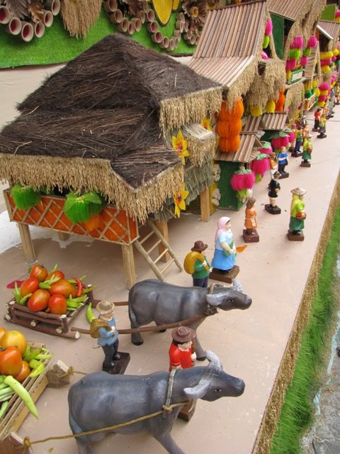 OUR PHILIPPINE TREES: Ang Pinakamagandang Bahay sa Balat ng Nayon