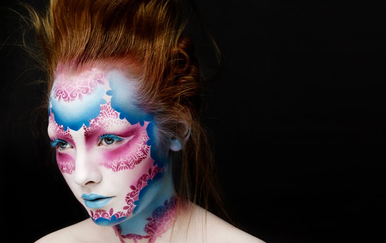 Maskup: Alex Box Make-Up genius