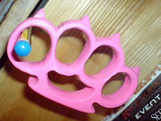 WeaponCollector's Knuckle Duster and Weapon Blog: Small Pink Ladies ...