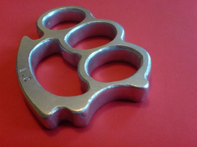 WeaponCollector's Knuckle Duster and Weapon Blog: Three Finger Knuckle ...