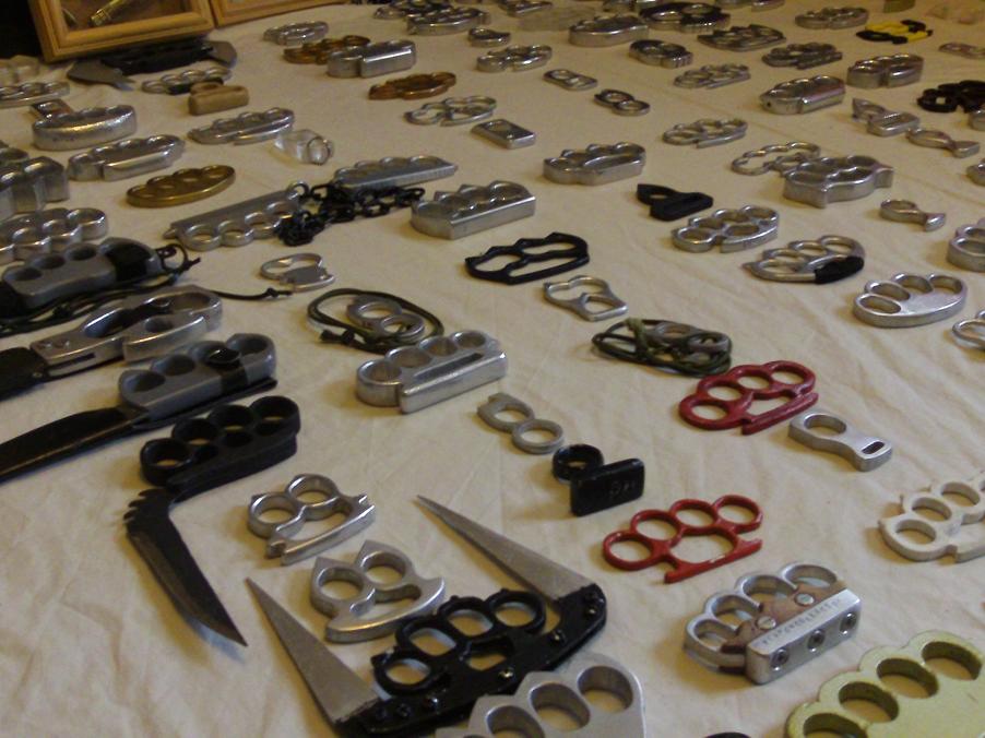 WeaponCollector's Knuckle Duster and Weapon Blog: Brass Knuckles ...
