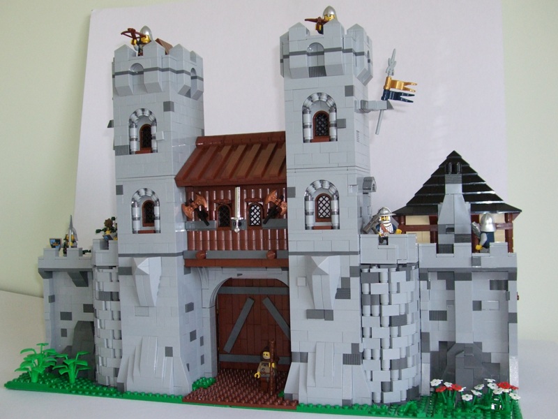 Lego Asia: Lego Castle Gatehouse MOC from Australia