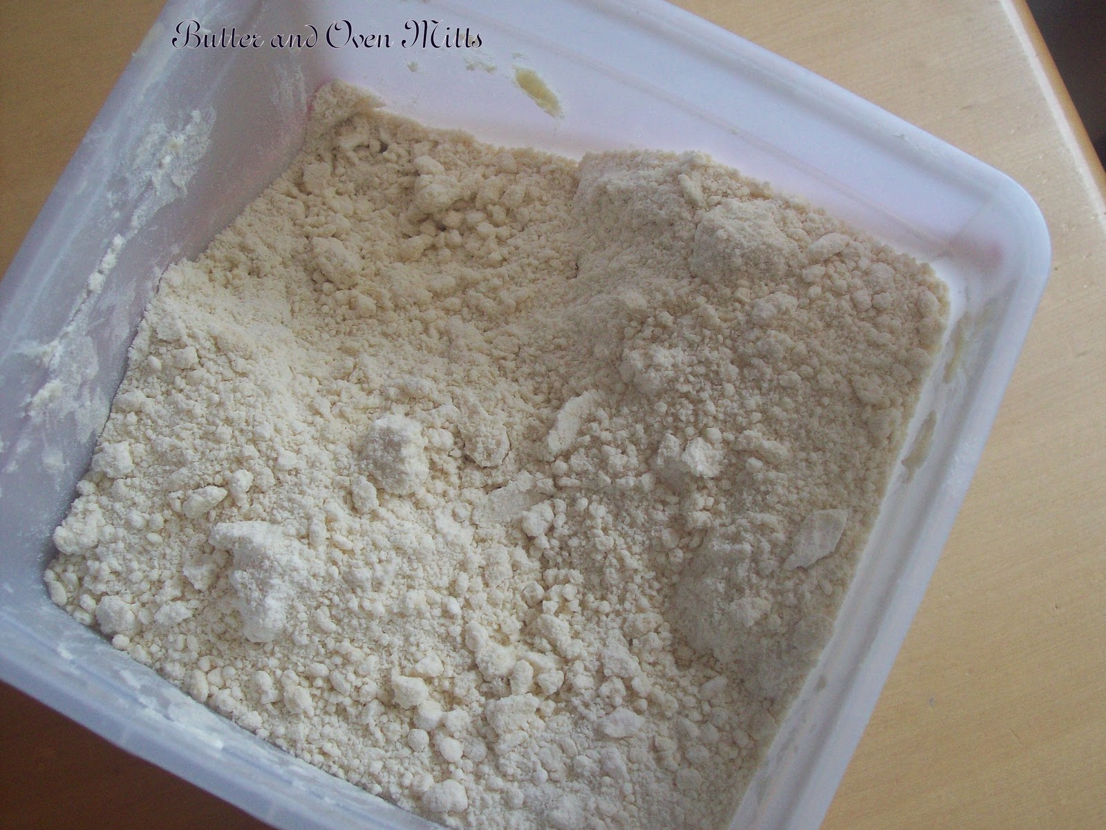 Butter and Oven Mitts: Homemade Baking Mix (Bisquick)