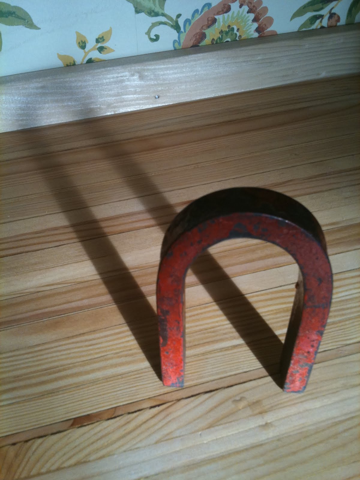SEATTLE JUNK LOVE: SOLD- old, red horseshoe magnet- $9