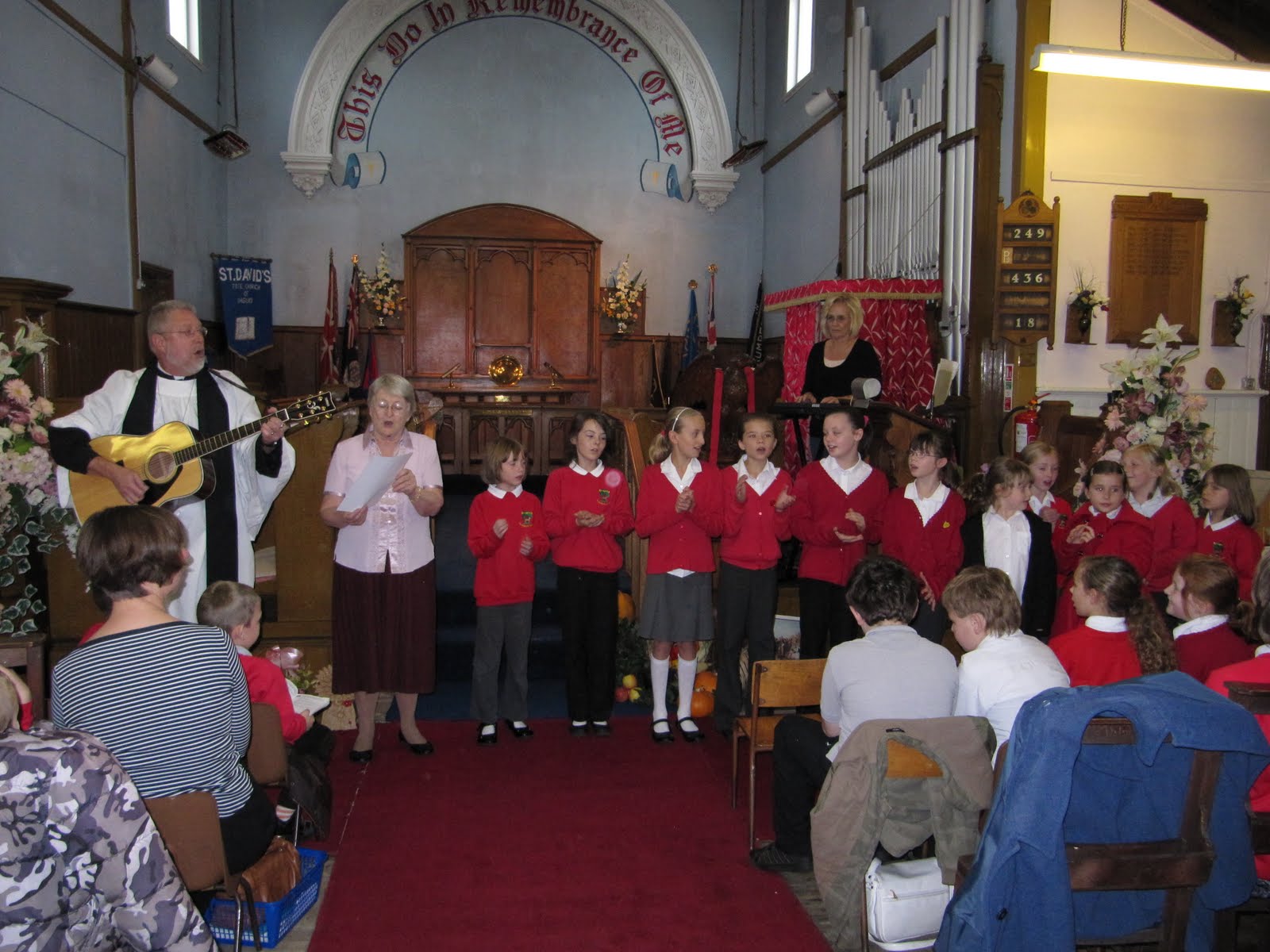 Rev. Steve and Sue's Blog: Roebuck School Harvest Service @ St. David's
