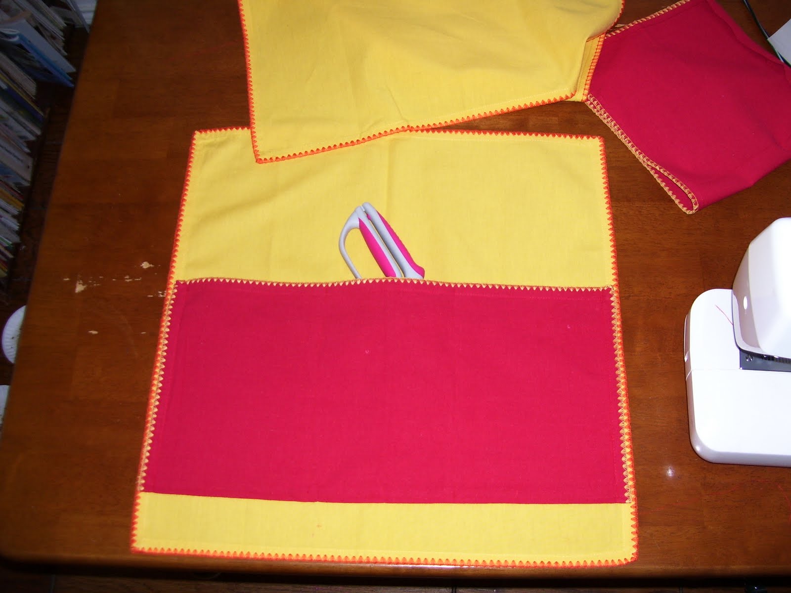 Missy's Homemaking Adventures: Napkin Aprons - Tutorial