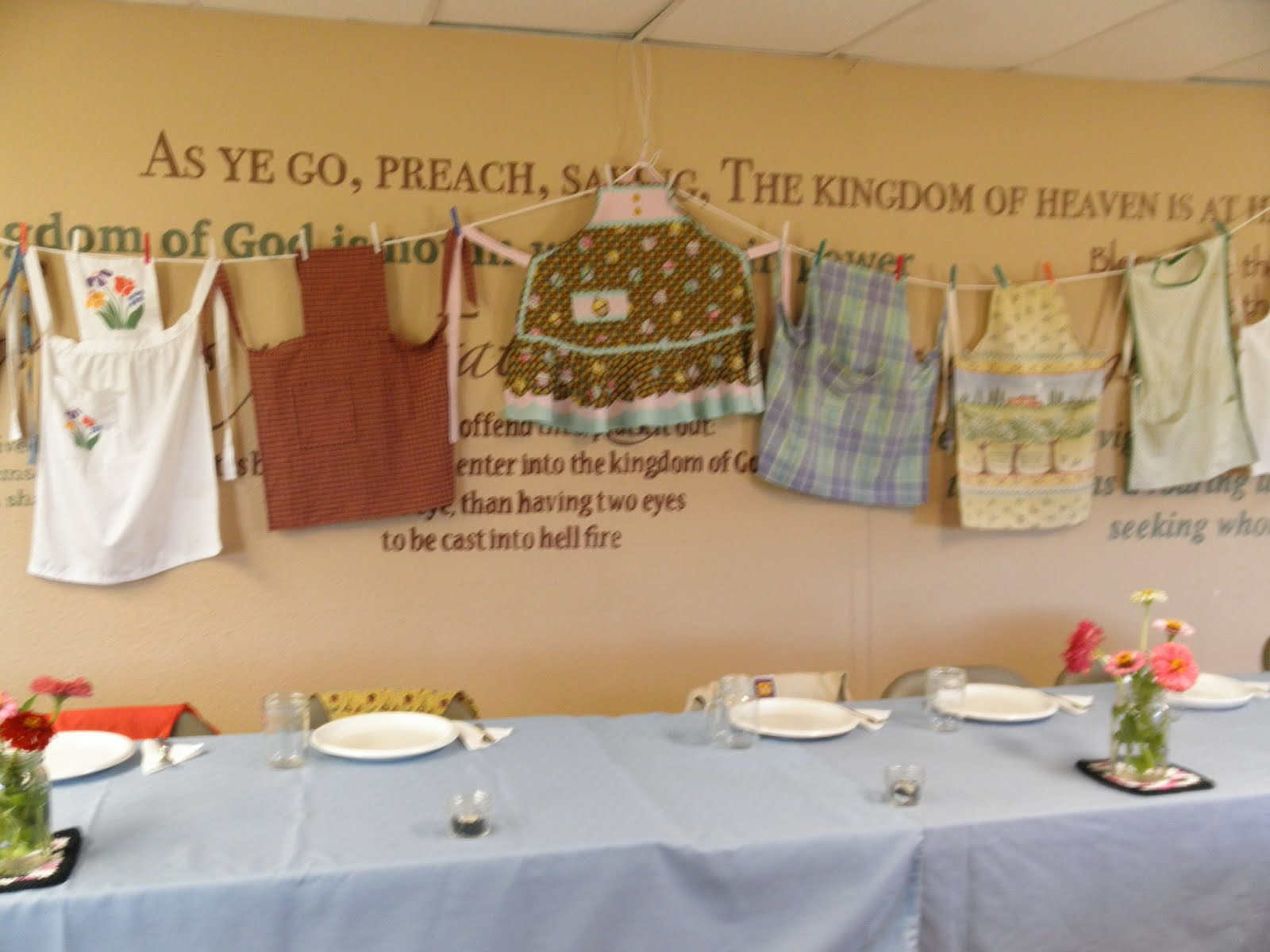 Missy's Homemaking Adventures: Apron themed Banquet