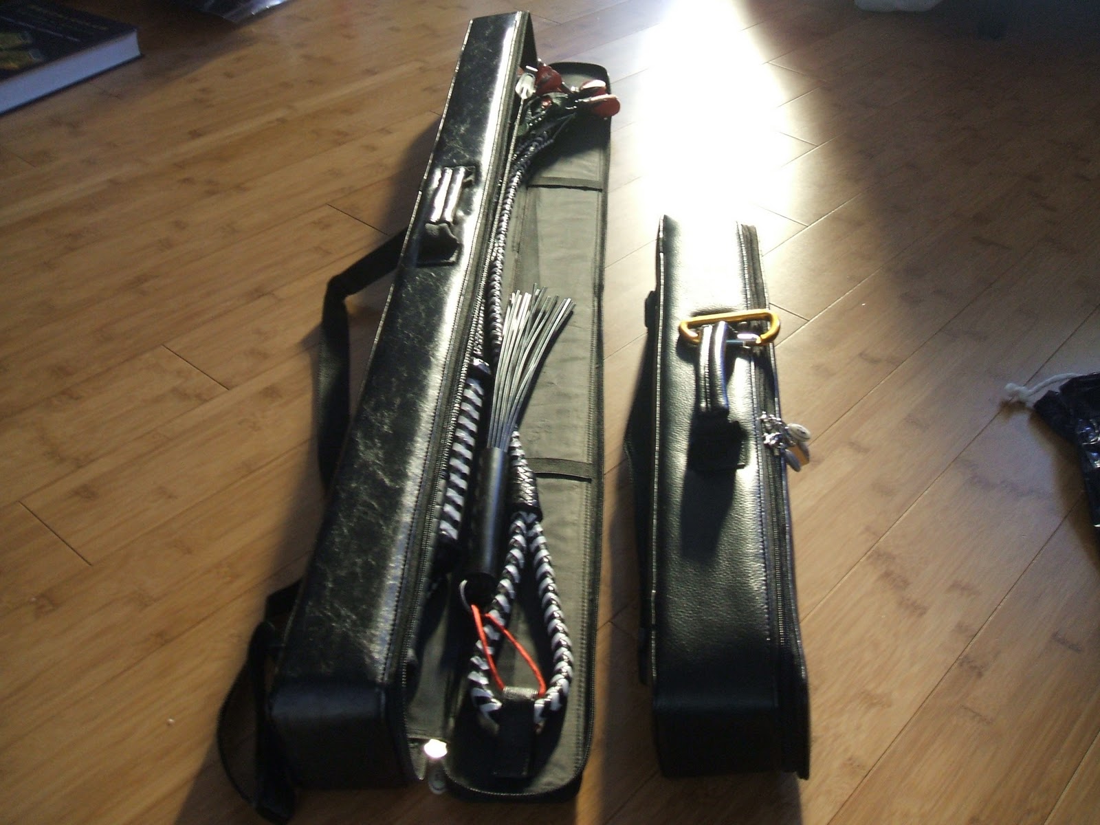 The Art of Lovemaking: Flogger Case Regular and XL by FYN