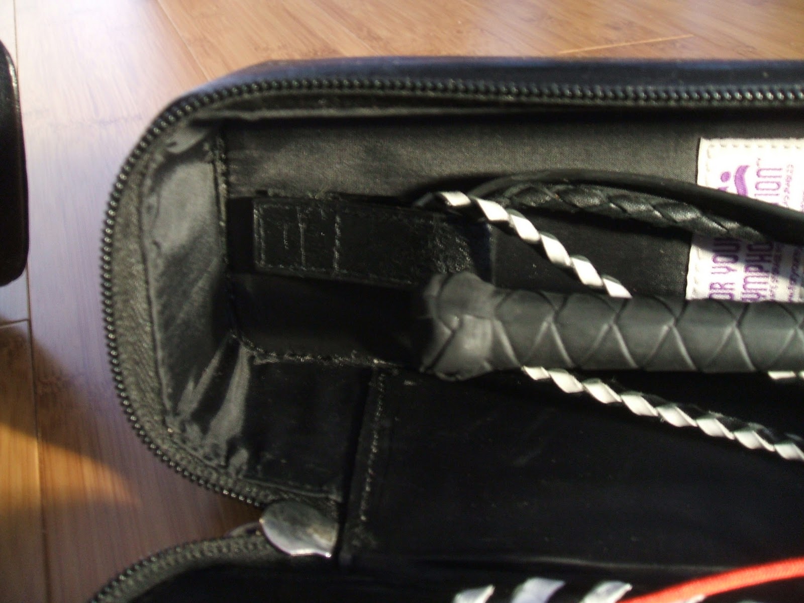 The Art of Lovemaking: Flogger Case Regular and XL by FYN