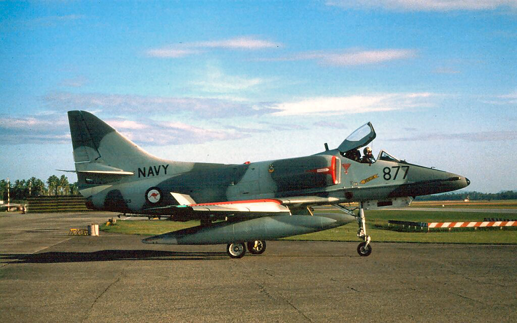 CAIAFAMASTER BLOG: Royal Australian Navy Carriers & A-4 Skyhawks