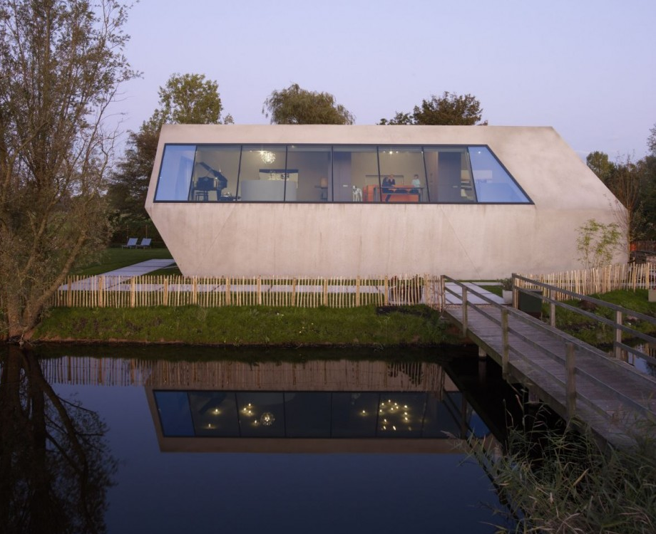 If It's Hip, It's Here (Archives): Outside & Inside A Modern Slanting ...