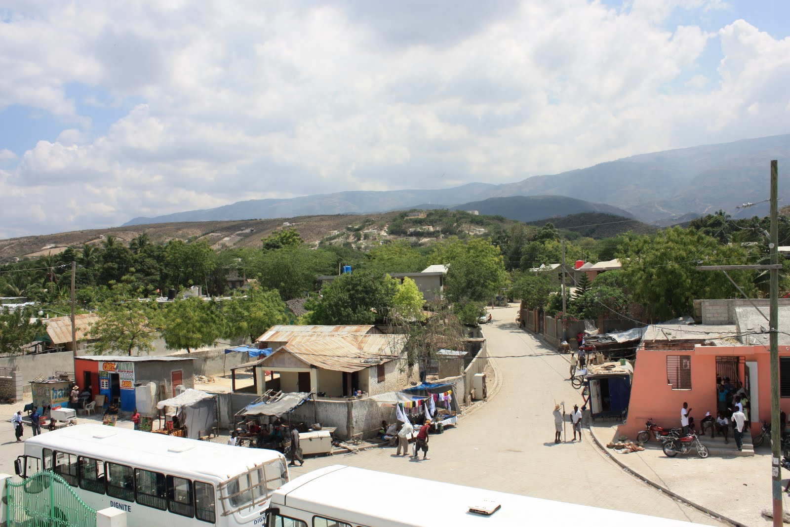 Grupo Ecologista Tinglar, Inc.: Vista de Ganthier desde el edificio del ...