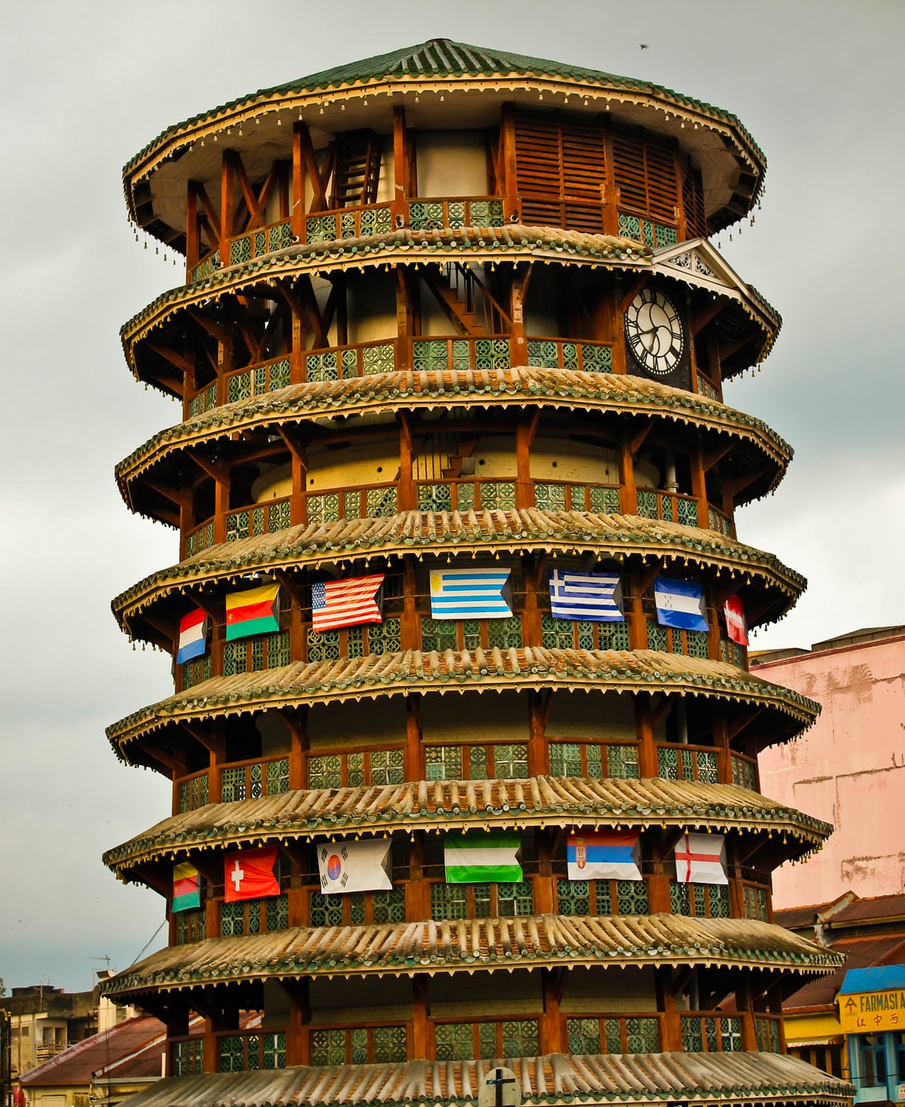 Dunia Baru: Teluk Intan, Perak