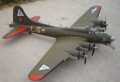 Remembering World War Two Airmen: 1:48 B-17 Model Finished