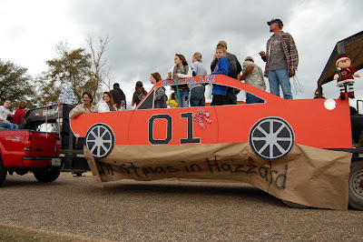 Living the beach life: Chumuckla Redneck Christmas Parade 2010