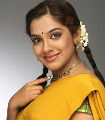 KADHAL SANDHYA TO ACT IN KANNADA FILM