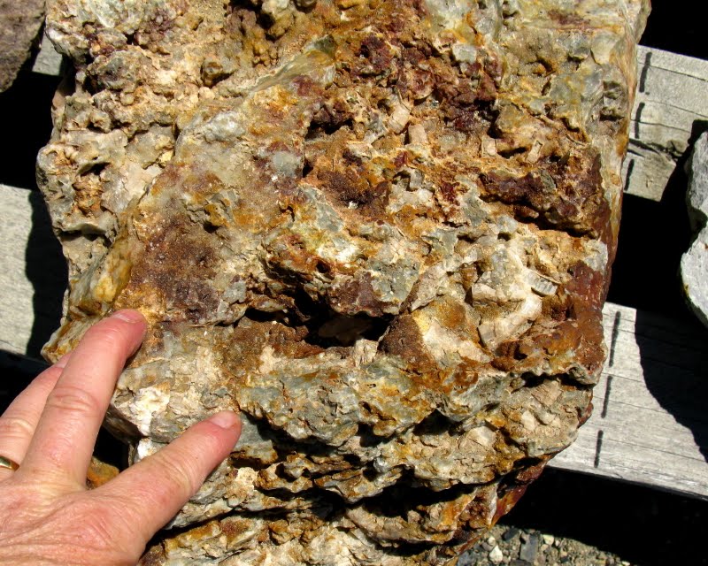 Looking For Detachment: Barite from Goldfield