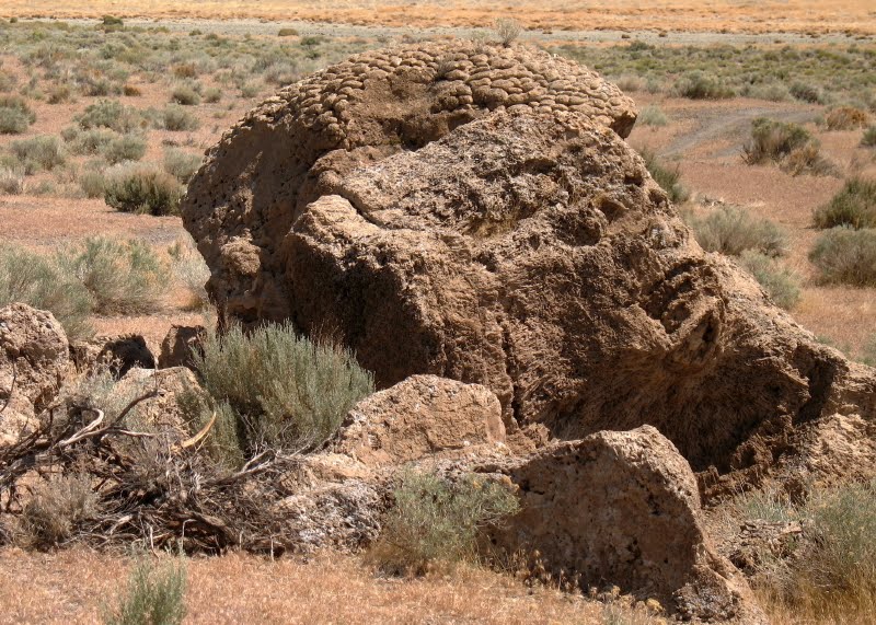 Looking For Detachment: Tufa Tuesday: Tufa Domes and Thinolite at ...