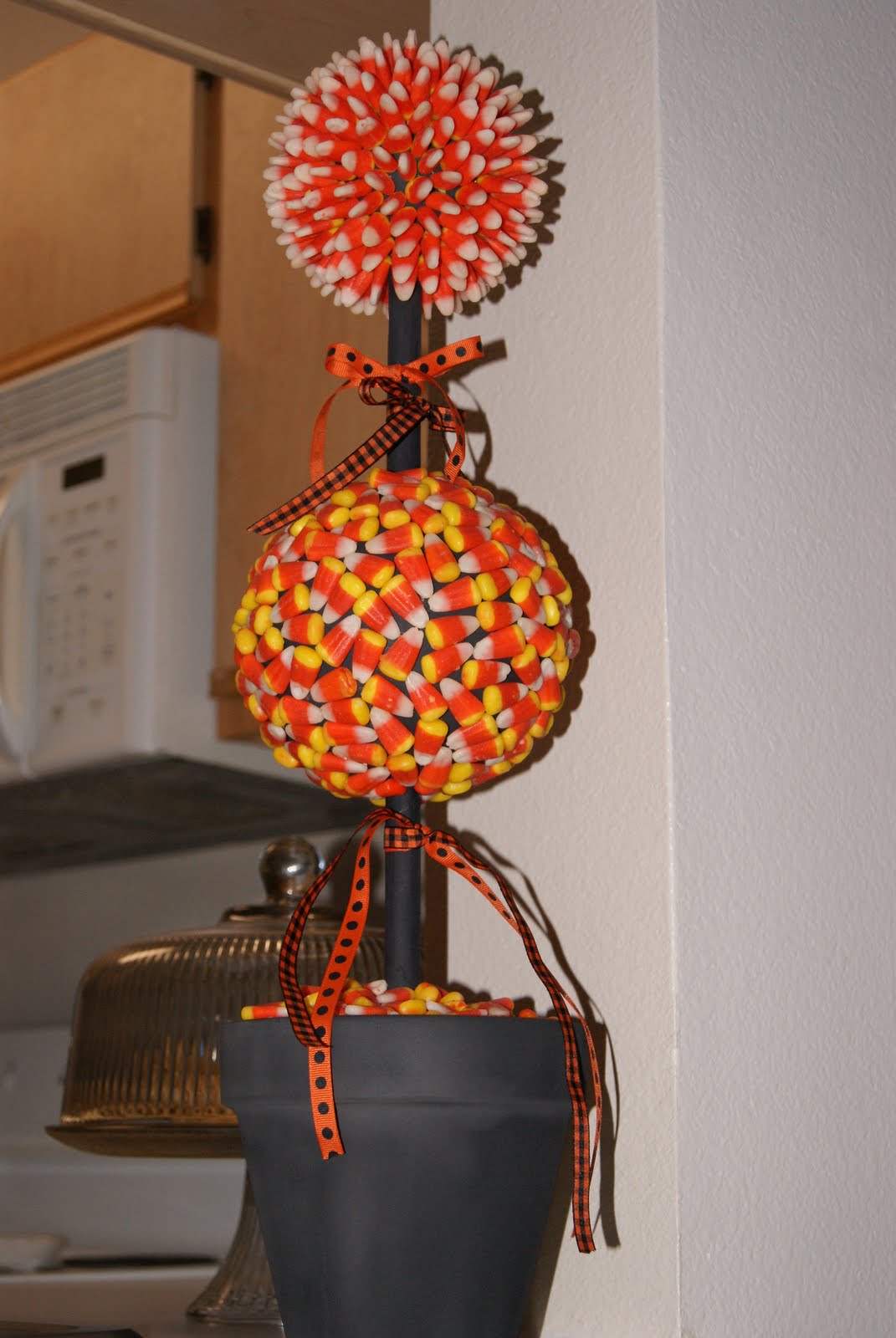 We Luv 2 Craft: Candy Corn Decoration
